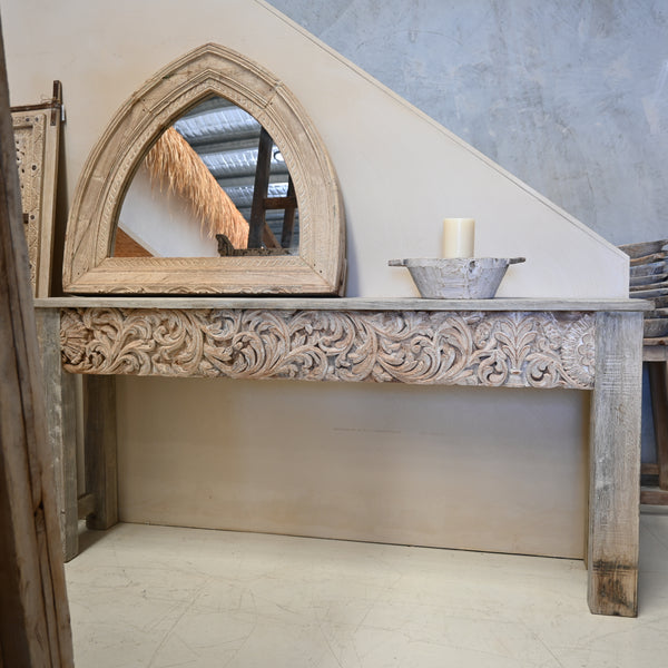 Indian Console 255224 – Alabaster Trader